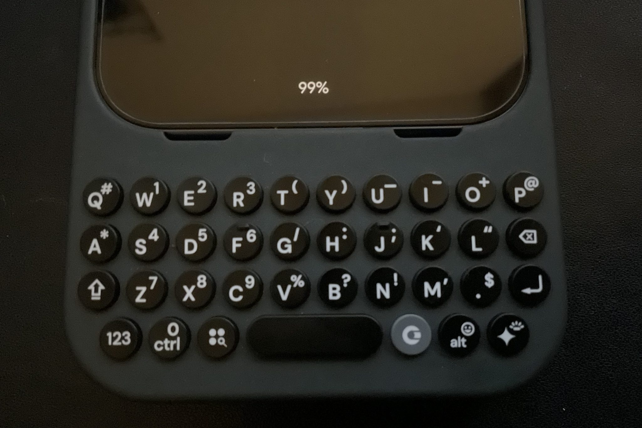 I Used a Physical Keyboard on my Pixel 9 for 3 Weeks: A Clicks Review ...