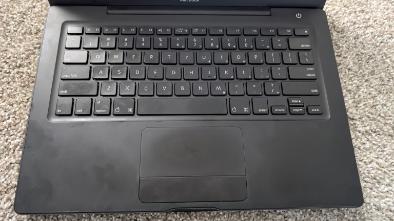 The Black Core 2 Duo MacBook is Still Perfectly Usable – Sudo Science